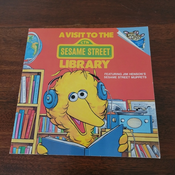 Sesame Street | Other | A Visit To The Sesame Street Library Paperback ...